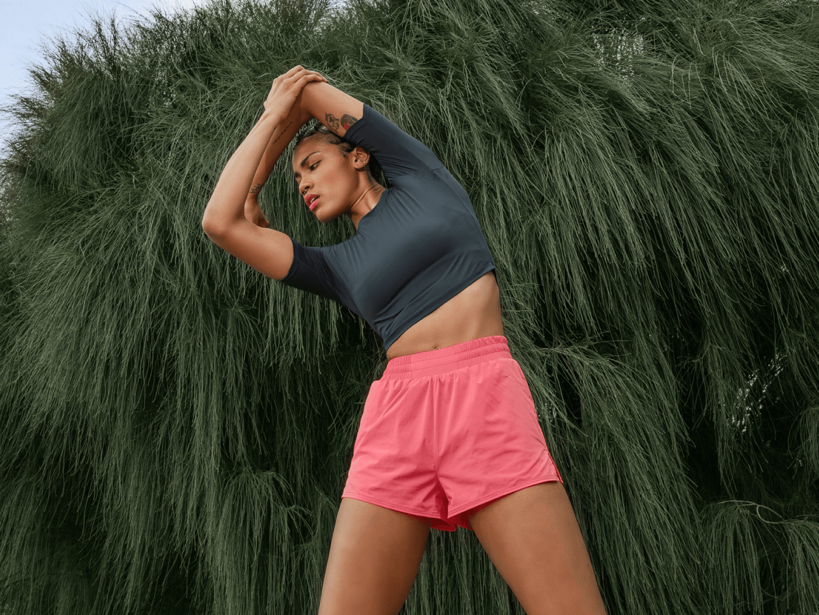 Pro Tips For Styling Your Neon Workout Clothes | KYDRA